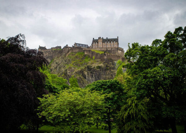 What Is Scotland Known For? 🏴󠁧󠁢󠁳󠁣󠁴󠁿 16 Unique Facts